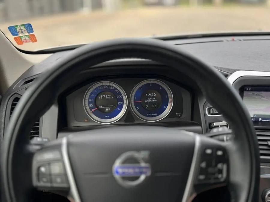 Balts Volvo XC60 2012 Jūrmala, ar dzinēja tilpumu 2.40 L un nobraukumu 275 tūkst. km par 8950 €, foto 25 vietnē AUTOMOTO.COM.LV
