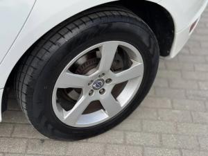 Balts Volvo XC60 2012 Jūrmala, ar dzinēja tilpumu 2.40 L un nobraukumu 275 tūkst. km par 8950 €, foto 28 vietnē AUTOMOTO.COM.LV