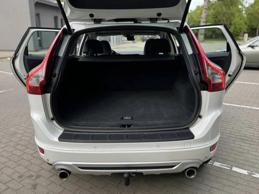 Balts Volvo XC60 2012 Jūrmala, ar dzinēja tilpumu 2.40 L un nobraukumu 275 tūkst. km par 8950 €, foto 31 vietnē AUTOMOTO.COM.LV