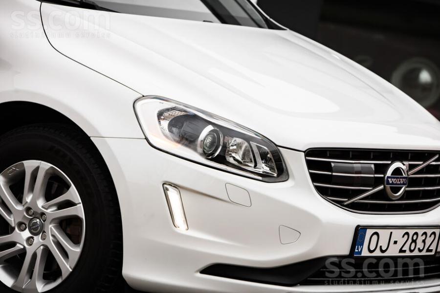 Balts Volvo XC60 2013 Jelgava, ar dzinēja tilpumu 2.40 L un nobraukumu 0 tūkst. km par 14690 €, foto 5 vietnē AUTOMOTO.COM.LV