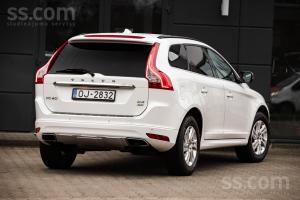 Balts Volvo XC60 2013 Jelgava, ar dzinēja tilpumu 2.40 L un nobraukumu 0 tūkst. km par 14690 €, foto 9 vietnē AUTOMOTO.COM.LV