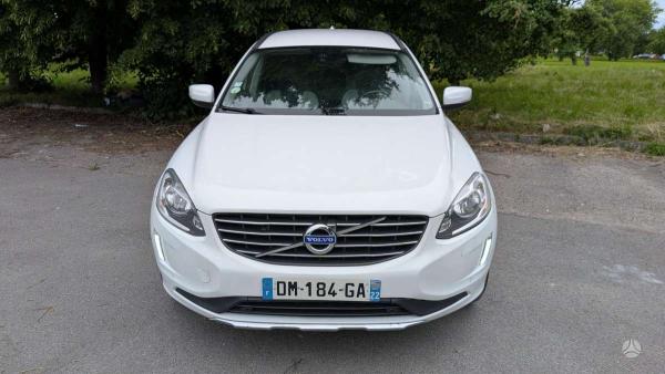 White Volvo XC60 2014 in Panevezys, with an engine capacity of 2.00 L and mileage of 242 thousand km for 9350 €, photo 3 on AUTOMOTO.COM.LV