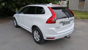 White Volvo XC60 2014 in Panevezys, with an engine capacity of 2.00 L and mileage of 242 thousand km for 9350 €, photo 8 on AUTOMOTO.COM.LV