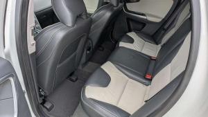 White Volvo XC60 2014 in Panevezys, with an engine capacity of 2.00 L and mileage of 242 thousand km for 9350 €, photo 14 on AUTOMOTO.COM.LV