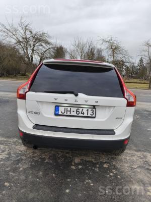 White Volvo XC60 2010 in Dobele, with an engine capacity of 2.40 L and mileage of 390 thousand km for 5800 €, photo 3 on AUTOMOTO.COM.LV