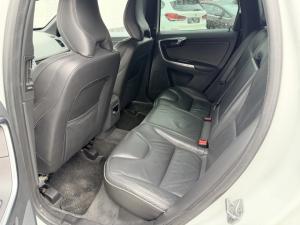 White Volvo XC60 2014 in Riga, with an engine capacity of 2.00 L and mileage of 195 thousand km for 13995 €, photo 6 on AUTOMOTO.COM.LV