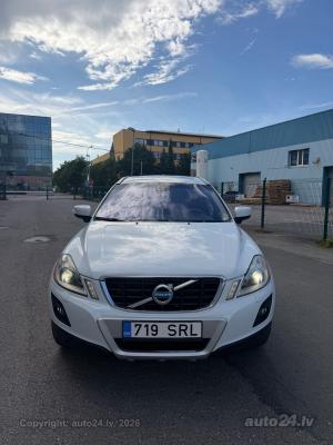 White Volvo XC60 2009 in Tallinn, with an engine capacity of 2.40 L and mileage of 295 thousand km for 6999 €, photo 3 on AUTOMOTO.COM.LV