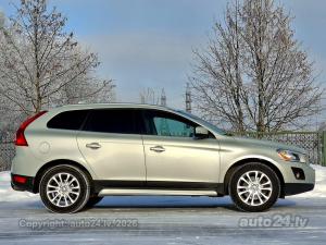 White Volvo XC60 2010 in Tartu, with an engine capacity of 2.40 L and mileage of 268 thousand km for 9990 €, photo 13 on AUTOMOTO.COM.LV
