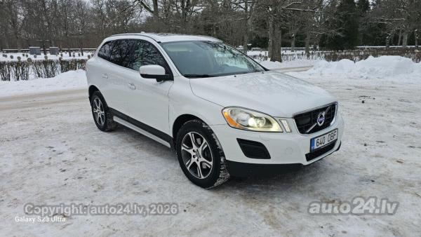 Balts Volvo XC60 2011 Kuresāre, ar dzinēja tilpumu 2.40 L un nobraukumu 320 tūkst. km par 8500 €, foto 1 vietnē AUTOMOTO.COM.LV