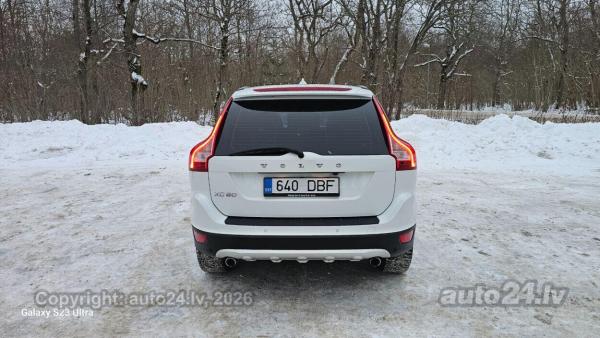 Balts Volvo XC60 2011 Kuresāre, ar dzinēja tilpumu 2.40 L un nobraukumu 320 tūkst. km par 8500 €, foto 4 vietnē AUTOMOTO.COM.LV