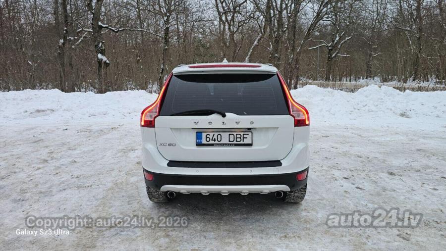 White Volvo XC60 2011 in Kuressaare, with an engine capacity of 2.40 L and mileage of 320 thousand km for 8500 €, photo 4 on AUTOMOTO.COM.LV