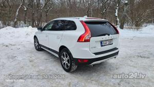 White Volvo XC60 2011 in Kuressaare, with an engine capacity of 2.40 L and mileage of 320 thousand km for 8500 €, photo 5 on AUTOMOTO.COM.LV
