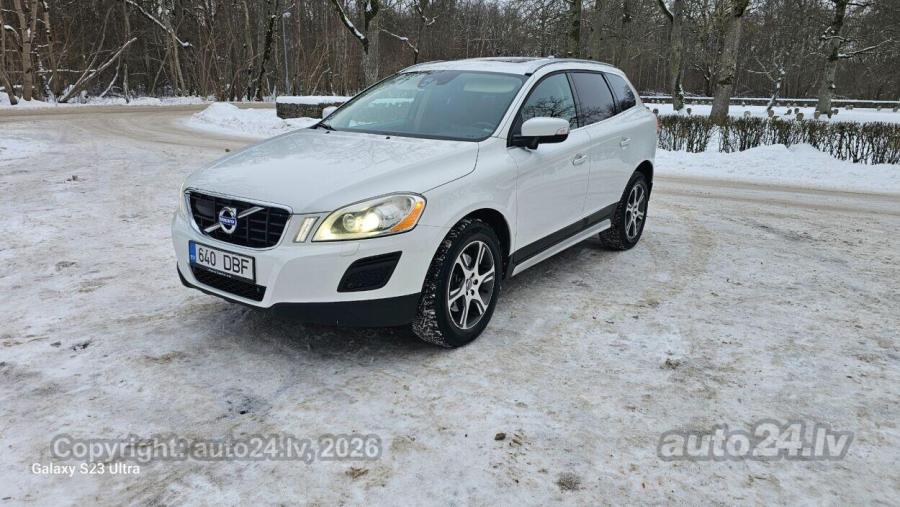 White Volvo XC60 2011 in Kuressaare, with an engine capacity of 2.40 L and mileage of 320 thousand km for 8500 €, photo 7 on AUTOMOTO.COM.LV