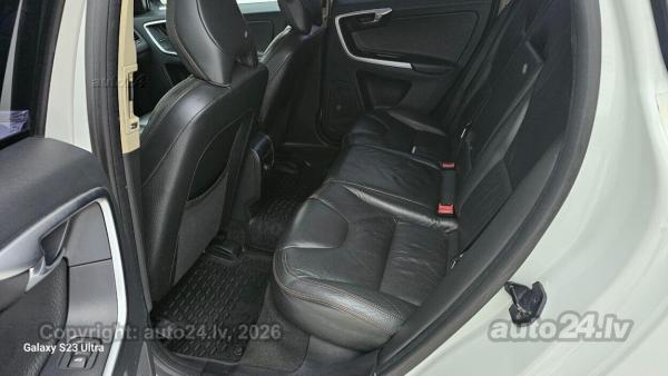 Balts Volvo XC60 2011 Kuresāre, ar dzinēja tilpumu 2.40 L un nobraukumu 320 tūkst. km par 8500 €, foto 11 vietnē AUTOMOTO.COM.LV