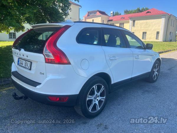 White Volvo XC60 2012 in Tallinn, with an engine capacity of 2.00 L and mileage of 328 thousand km for 10000 €, photo 2 on AUTOMOTO.COM.LV