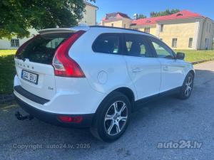 Balts Volvo XC60 2012 Tallina, ar dzinēja tilpumu 2.00 L un nobraukumu 328 tūkst. km par 10000 €, foto 3 vietnē AUTOMOTO.COM.LV