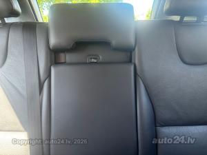 Balts Volvo XC60 2012 Tallina, ar dzinēja tilpumu 2.00 L un nobraukumu 328 tūkst. km par 10000 €, foto 6 vietnē AUTOMOTO.COM.LV
