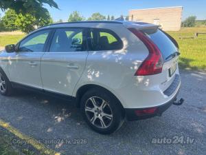 Balts Volvo XC60 2012 Tallina, ar dzinēja tilpumu 2.00 L un nobraukumu 328 tūkst. km par 10000 €, foto 13 vietnē AUTOMOTO.COM.LV