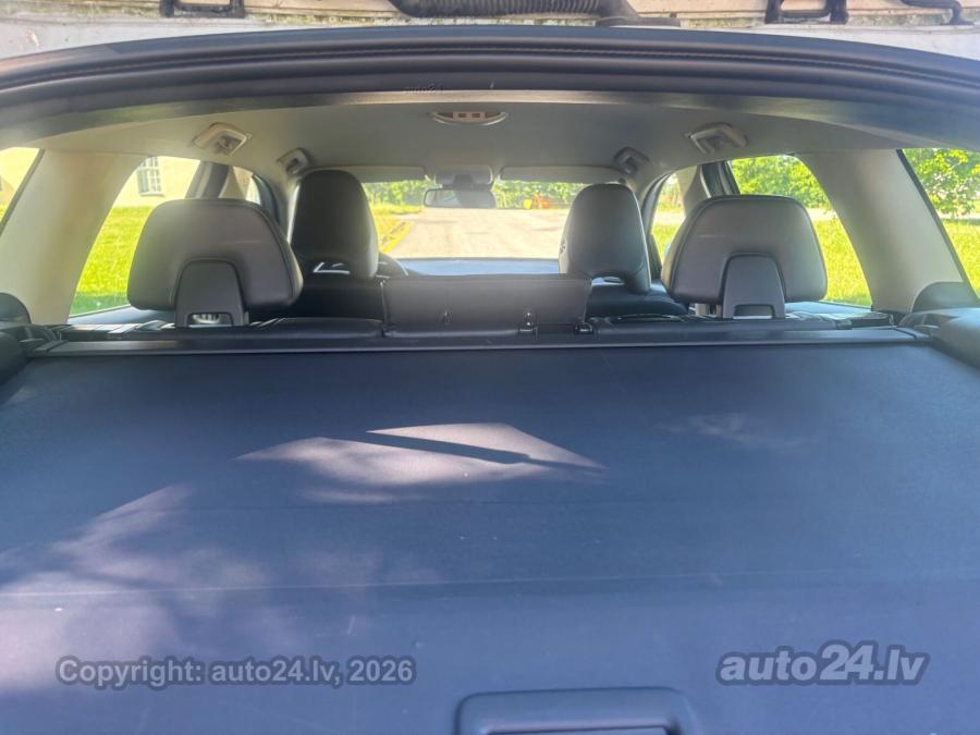 Balts Volvo XC60 2012 Tallina, ar dzinēja tilpumu 2.00 L un nobraukumu 328 tūkst. km par 10000 €, foto 15 vietnē AUTOMOTO.COM.LV