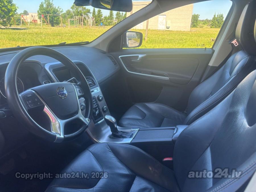 Balts Volvo XC60 2012 Tallina, ar dzinēja tilpumu 2.00 L un nobraukumu 328 tūkst. km par 10000 €, foto 19 vietnē AUTOMOTO.COM.LV