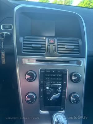 Balts Volvo XC60 2012 Tallina, ar dzinēja tilpumu 2.00 L un nobraukumu 328 tūkst. km par 10000 €, foto 20 vietnē AUTOMOTO.COM.LV