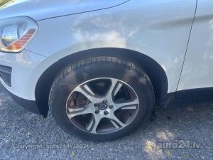 Balts Volvo XC60 2012 Tallina, ar dzinēja tilpumu 2.00 L un nobraukumu 328 tūkst. km par 10000 €, foto 25 vietnē AUTOMOTO.COM.LV