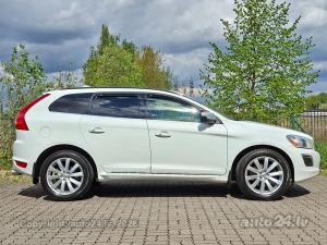 White Volvo XC60 2012 in Tartu, with an engine capacity of 2.00 L and mileage of 276 thousand km for 10390 €, photo 27 on AUTOMOTO.COM.LV