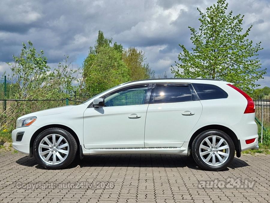 White Volvo XC60 2012 in Tartu, with an engine capacity of 2.00 L and mileage of 276 thousand km for 10390 €, photo 28 on AUTOMOTO.COM.LV