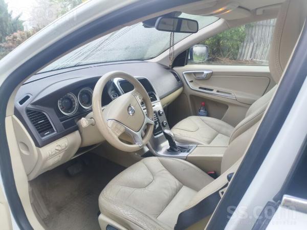 Вольво ХС60 2012 в Цесис на AUTOMOTO.COM.LV Белый Вольво ХС60 2012 в Цесис, объемом двигателя 2.00 л и пробегом 307 тыс. км за 6000 €, фото 5 на AUTOMOTO.COM.LV