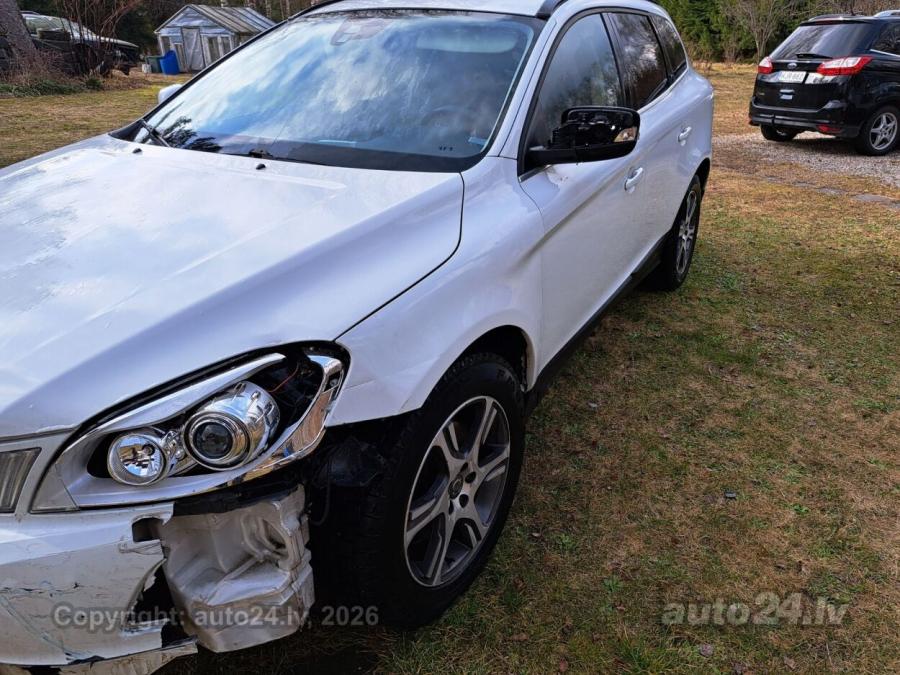 Balts Volvo XC60 2013 Pelva, ar dzinēja tilpumu 2.40 L un nobraukumu 285 tūkst. km par 6990 €, foto 1 vietnē AUTOMOTO.COM.LV