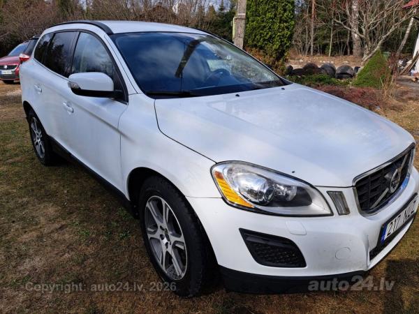 Balts Volvo XC60 2013 Pelva, ar dzinēja tilpumu 2.40 L un nobraukumu 285 tūkst. km par 6990 €, foto 2 vietnē AUTOMOTO.COM.LV