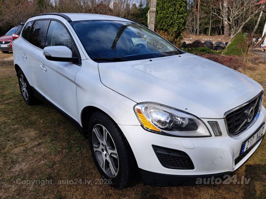 Balts Volvo XC60 2013 Pelva, ar dzinēja tilpumu 2.40 L un nobraukumu 285 tūkst. km par 6990 €, foto 2 vietnē AUTOMOTO.COM.LV