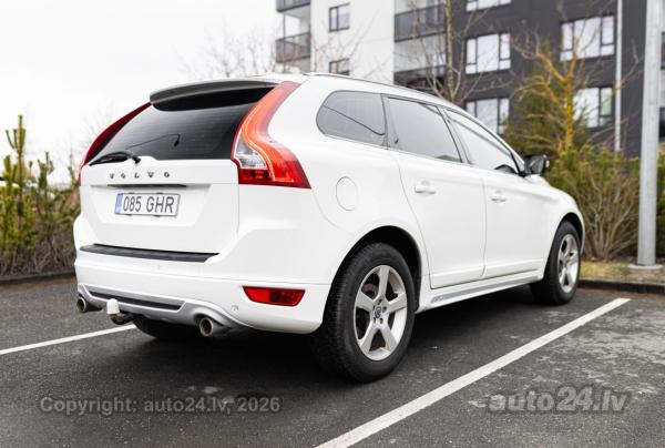 Balts Volvo XC60 2013 Tallina, ar dzinēja tilpumu 2.00 L un nobraukumu 259 tūkst. km par 8999 €, foto 6 vietnē AUTOMOTO.COM.LV