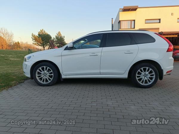 White Volvo XC60 2014 in Tallinn, with an engine capacity of 2.00 L and mileage of 197 thousand km for 14000 €, photo 3 on AUTOMOTO.COM.LV