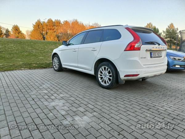 White Volvo XC60 2014 in Tallinn, with an engine capacity of 2.00 L and mileage of 197 thousand km for 14000 €, photo 4 on AUTOMOTO.COM.LV
