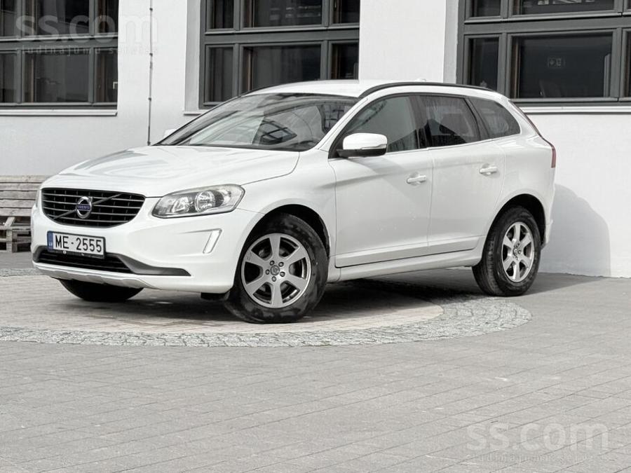 White Volvo XC60 2014 in Jelgava, with an engine capacity of 2.40 L and mileage of 215 thousand km for 10200 €, photo 3 on AUTOMOTO.COM.LV