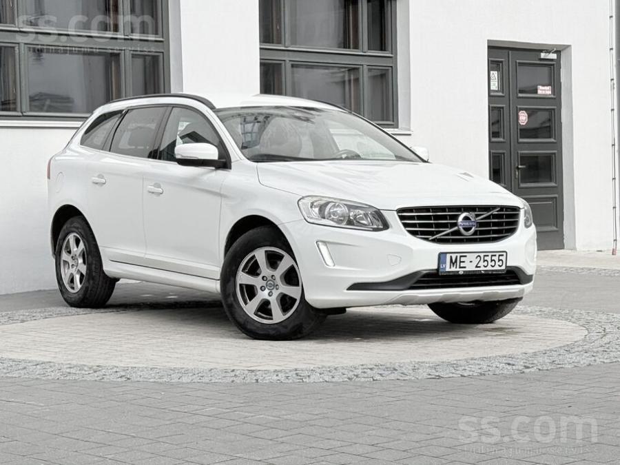 White Volvo XC60 2014 in Jelgava, with an engine capacity of 2.40 L and mileage of 215 thousand km for 10200 €, photo 4 on AUTOMOTO.COM.LV