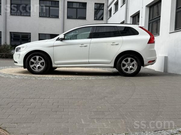 Balts Volvo XC60 2014 Jelgava, ar dzinēja tilpumu 2.40 L un nobraukumu 215 tūkst. km par 10200 €, foto 4 vietnē AUTOMOTO.COM.LV
