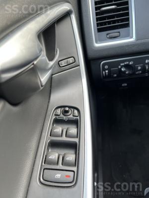 White Volvo XC60 2014 in Jelgava, with an engine capacity of 2.40 L and mileage of 215 thousand km for 10200 €, photo 12 on AUTOMOTO.COM.LV