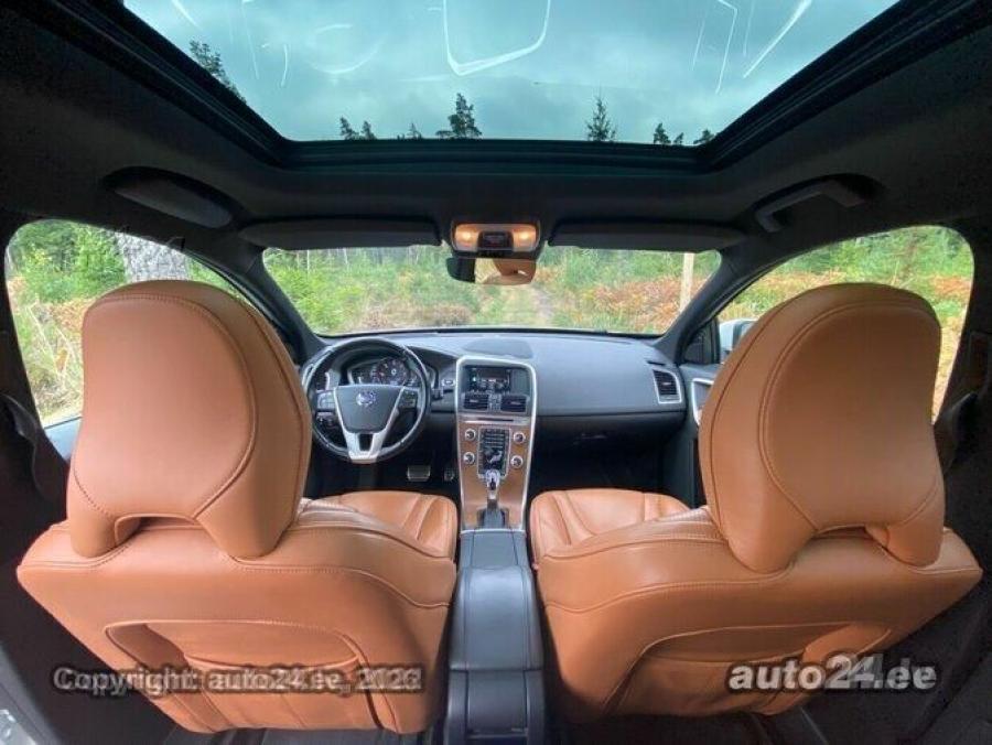 White Volvo XC60 2014 in Tallinn, with an engine capacity of 2.00 L and mileage of 276 thousand km for 9900 €, photo 8 on AUTOMOTO.COM.LV