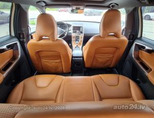 White Volvo XC60 2014 in Tallinn, with an engine capacity of 2.00 L and mileage of 276 thousand km for 9900 €, photo 9 on AUTOMOTO.COM.LV