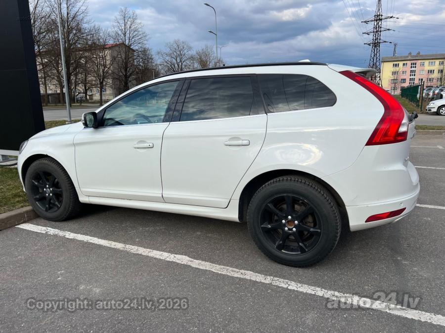 Balts Volvo XC60 2015 Narva, ar dzinēja tilpumu 2.00 L un nobraukumu 518 tūkst. km par 7999 €, foto 9 vietnē AUTOMOTO.COM.LV