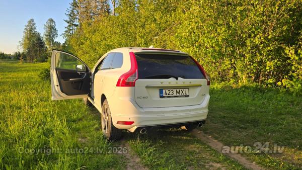 Balts Volvo XC60 2015 Tallina, ar dzinēja tilpumu 2.00 L un nobraukumu 177 tūkst. km par 13500 €, foto 3 vietnē AUTOMOTO.COM.LV