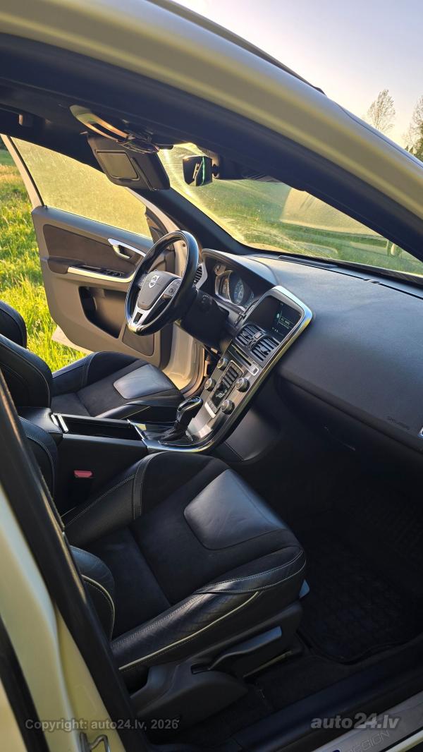 Balts Volvo XC60 2015 Tallina, ar dzinēja tilpumu 2.00 L un nobraukumu 177 tūkst. km par 13500 €, foto 6 vietnē AUTOMOTO.COM.LV