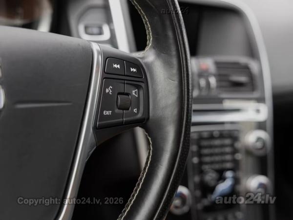 White Volvo XC60 2015 in Tallinn, with an engine capacity of 0.00 L and mileage of 183 thousand km for 14450 €, photo 7 on AUTOMOTO.COM.LV