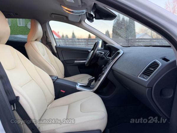 Balts Volvo XC60 2016 Tallina, ar dzinēja tilpumu 2.40 L un nobraukumu 215 tūkst. km par 13490 €, foto 7 vietnē AUTOMOTO.COM.LV