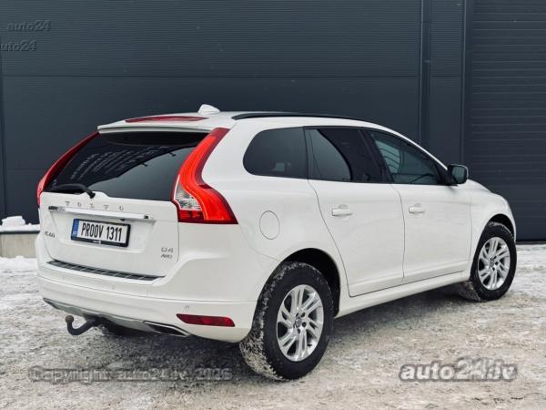 White Volvo XC60 2016 in Tallinn, with an engine capacity of 2.40 L and mileage of 215 thousand km for 13490 €, photo 3 on AUTOMOTO.COM.LV