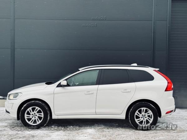 White Volvo XC60 2016 in Tallinn, with an engine capacity of 2.40 L and mileage of 215 thousand km for 13490 €, photo 5 on AUTOMOTO.COM.LV