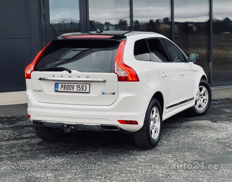 Balts Volvo XC60 2017 Tallina, ar dzinēja tilpumu 2.40 L un nobraukumu 168 tūkst. km par 18900 €, foto 8 vietnē AUTOMOTO.COM.LV
