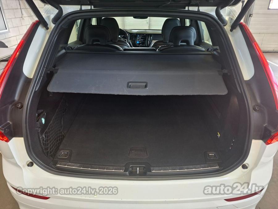 White Volvo XC60 2018 in Tartu, with an engine capacity of 2.00 L and mileage of 246 thousand km for 19900 €, photo 20 on AUTOMOTO.COM.LV